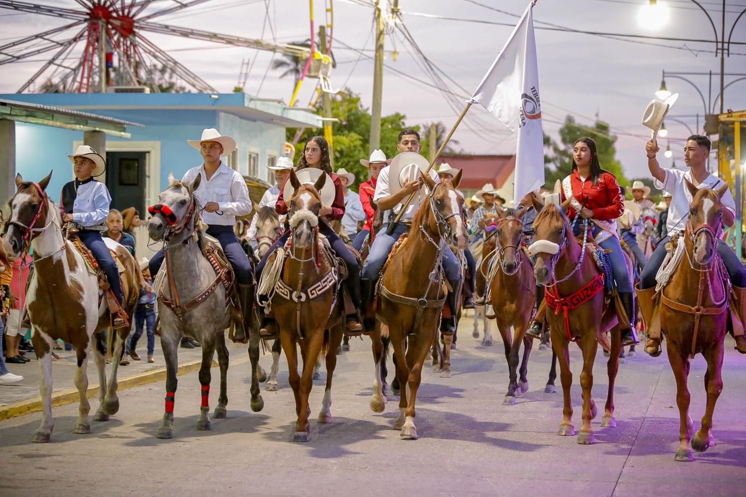 Espectacular cabalgata y rodeo baile en Acula - Fuerza Noticias